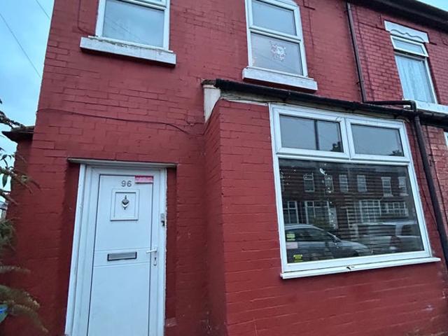 Five bed property available from 1st July