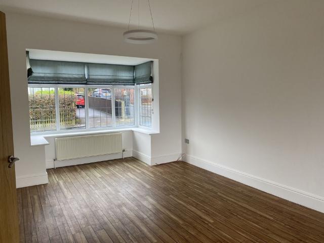 FIVE BEDROOM DETACHED HOUSE TO RENT