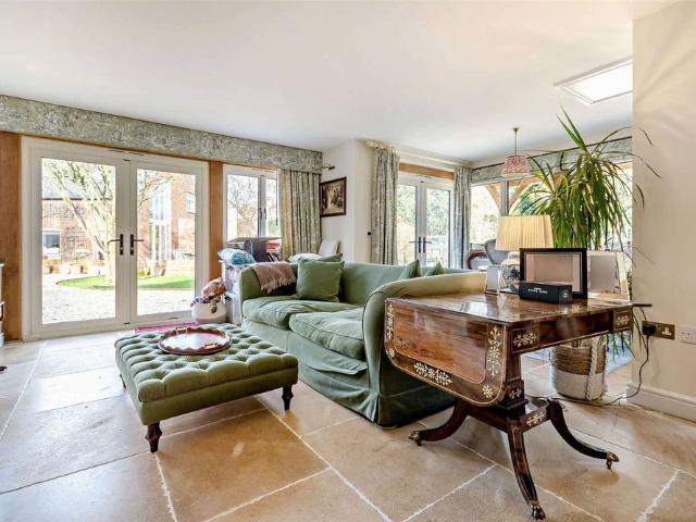 Five bedroom family home with self contained one bedroom annexe