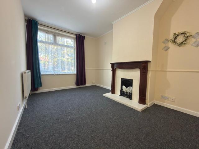 Five bedroom family house ideal for couples £2600