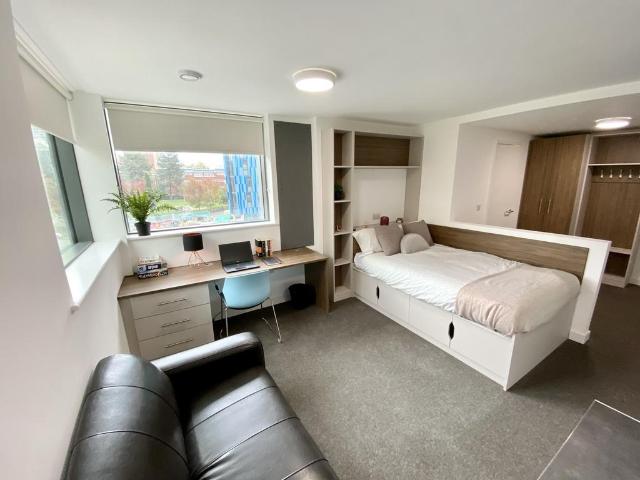 Five Ways B15 1 bed flat to rent £1,034 pcm £239 pw