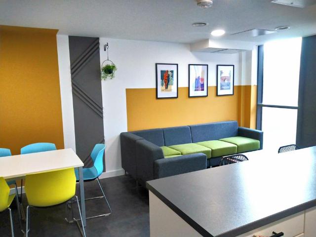 Five Ways B15 6 bed flat to rent £4,041 pcm £933 pw