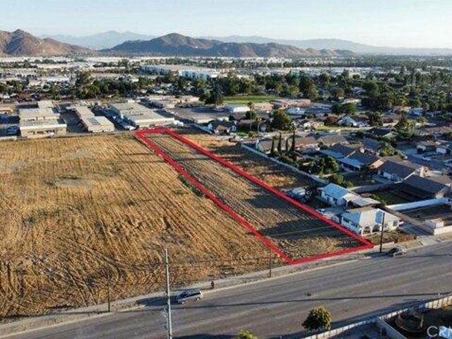 Fontana CA 92335 90881158