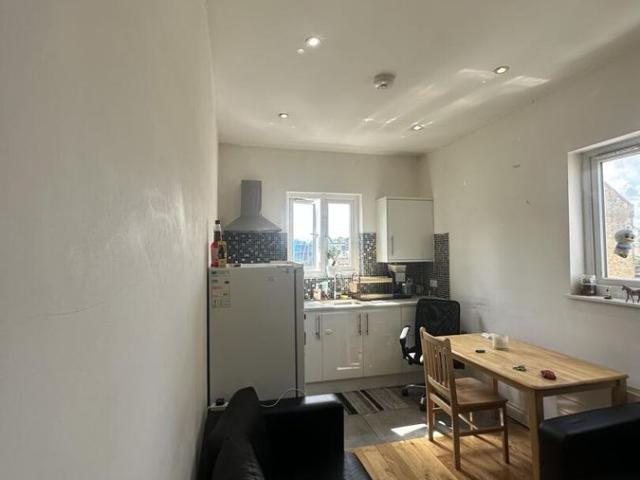 Fonthill Road Flat B, Second Floor, London N4, 2 bed flat to rent, £2,200 pcm | PrimeLocation