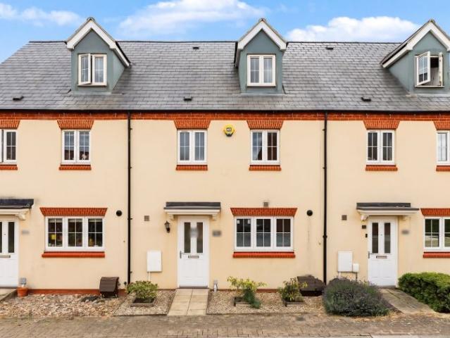 Fontwell Road, Bicester OX26, 4 bed terraced house to rent, £2,000 pcm | PrimeLocation