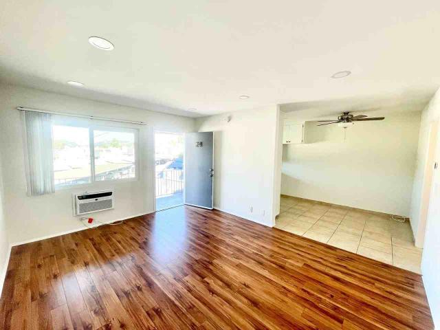 FOOTHILL VILLAGE 1 Bedroom Apartment for Rent at 3125 3123, 3123 1/2, 3125 Foothill Blvd La Crescenta Montrose, CA 91214 La Crescenta Montrose