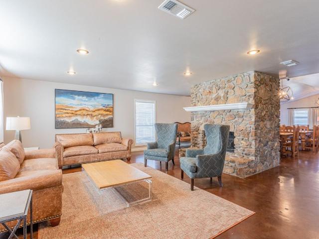 Foothills Apartments 2 Bedroom Apartment for Rent at 2401 Lakeview Rd, North Little Rock, AR 72116