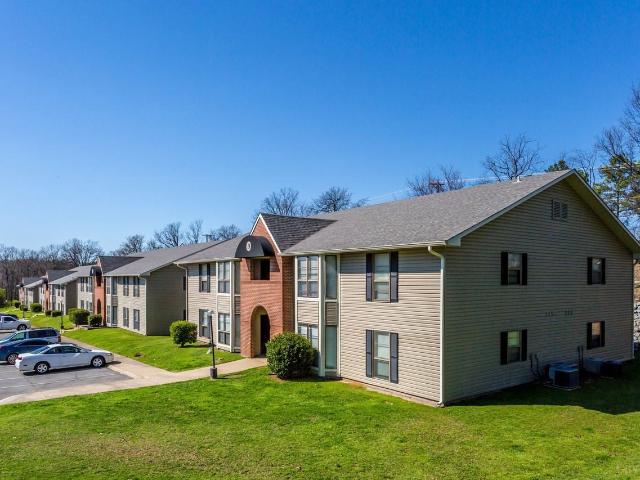 Foothills Apartments 2 Bedroom Apartment for Rent at 2401 Lakeview Rd, North Little Rock, AR 72116