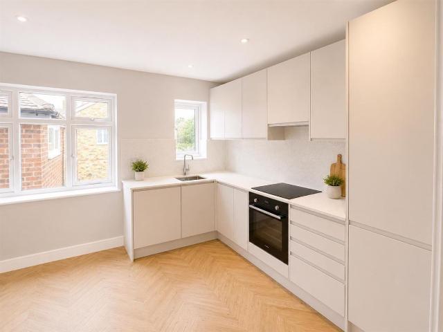 Footscray Road, London SE9, 3 bed flat to rent, £2,200 pcm | PrimeLocation