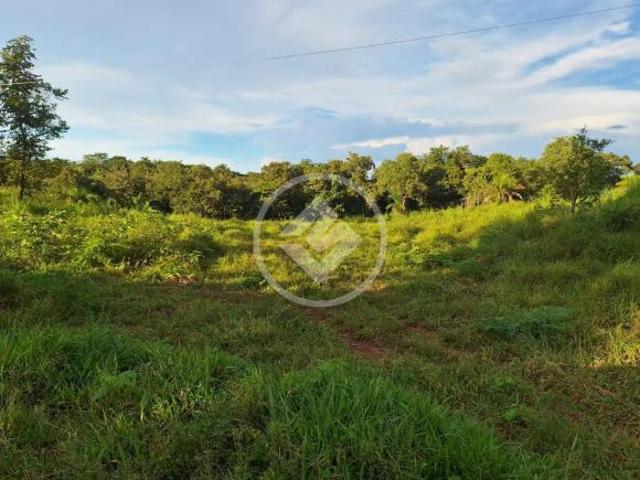 Foco em Lazer e Natureza: ​Seu Refúgio Particular em Rosário Oeste: Chácara com Pomar Completo e Mui