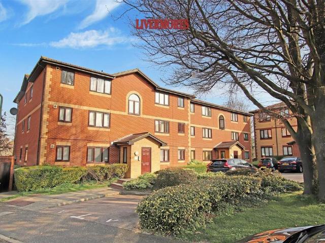 Foley Court, Churchill Close, Dartford Studio to rent £1,000 pcm £231 pw