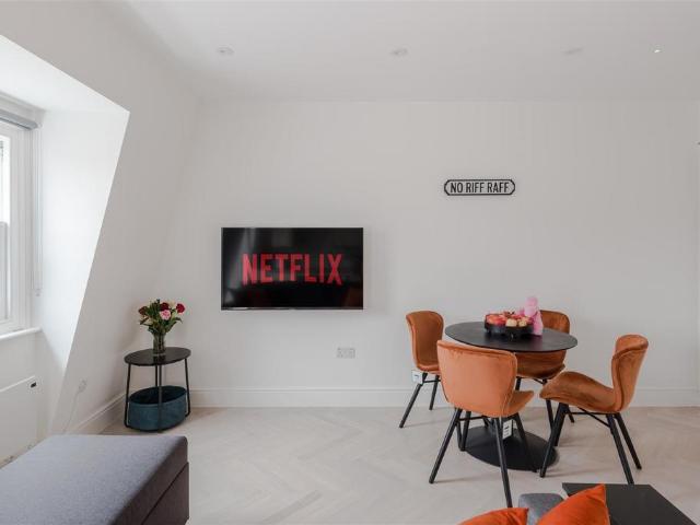 Foley Street, London W1W 1 bed apartment to rent £6,500 pcm £1,500 pw
