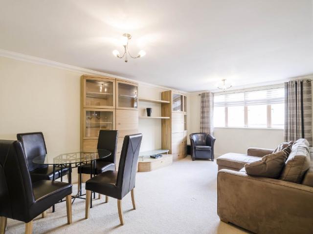 Folgate Street E1, EPC:C, 2 bed flat to rent, £2,850 pcm | PrimeLocation