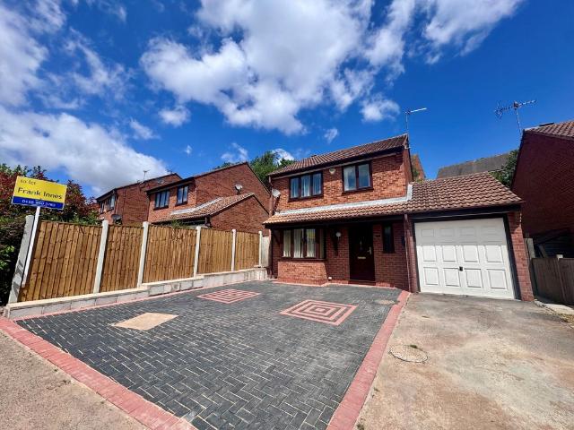 Folkton Gardens, Nottingham, NG3 3 bed detached house to rent £1,275 pcm £294 pw