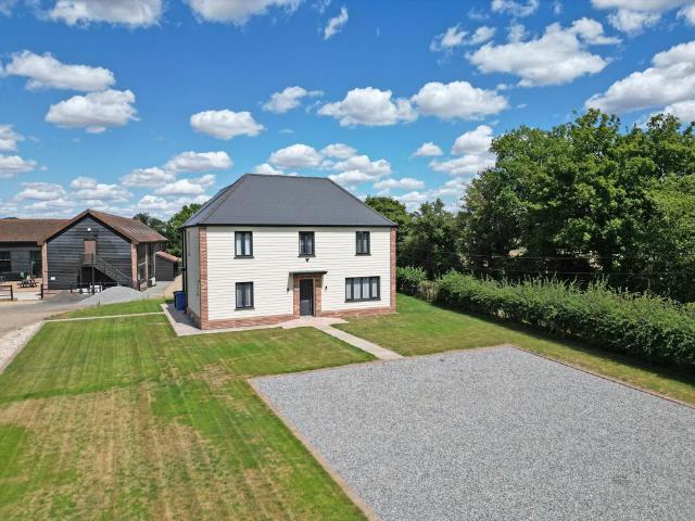 Folly Lane, Copdock, Ipswich 4 bed detached house to rent £2,950 pcm £681 pw