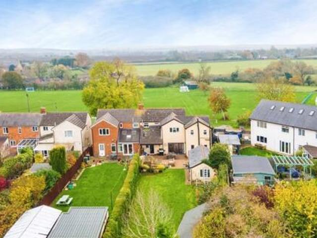 Folly Road, Deanshanger, 4 Bedroom Semi detached