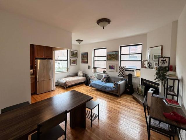 Fort Greene Room Available for the summer