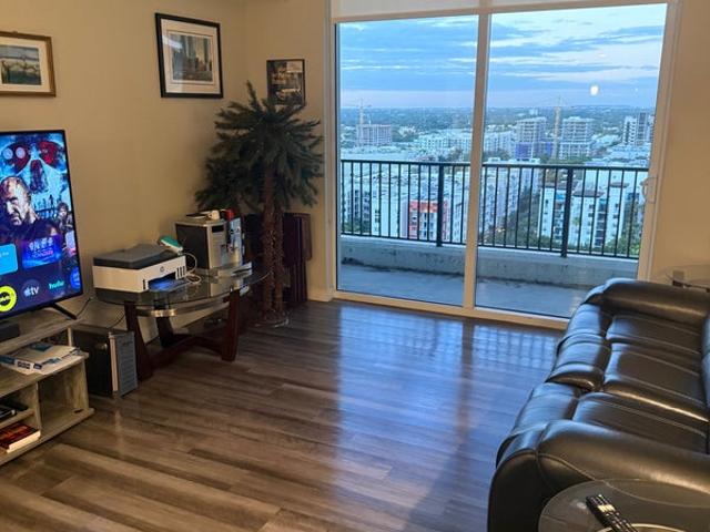 Fort Lauderdale Master Bedroom w/Private Bath