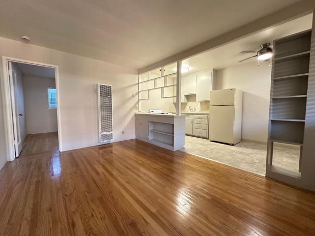 Fort Sutter Manor, Classic Midtown Living!