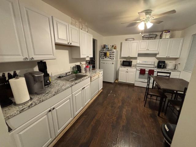 Fort Washington Home, a 2 minute walk to transit s