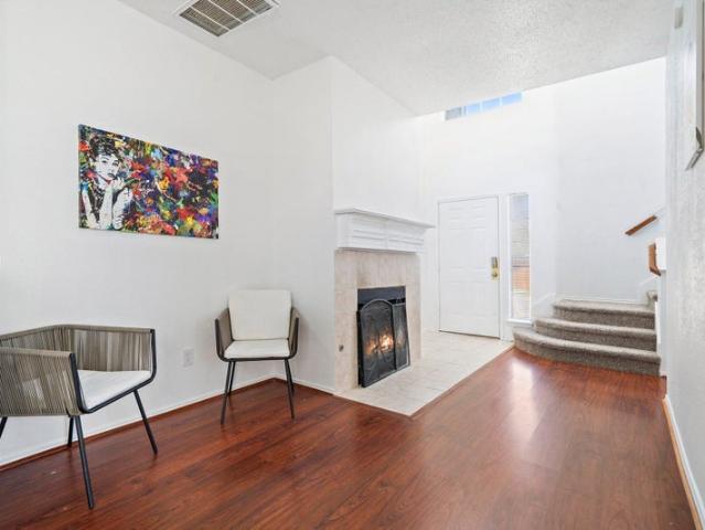 Fort Worth House with Dining area. Cozy & beautifu