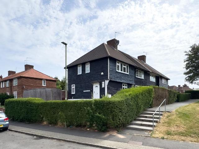 Fortescue Road, Edgware, HA8 4 bed end of terrace house to rent £2,300 pcm £531 pw
