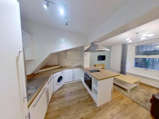 Forth Street, Edinburgh, EH1 1 bed flat to rent £1,275 pcm £294 pw