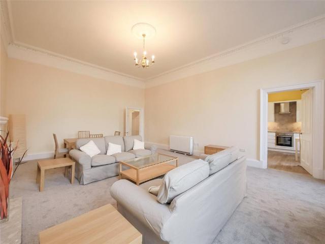 Forth Street, Edinburgh, EH1 2 bed flat to rent £1,695 pcm £391 pw