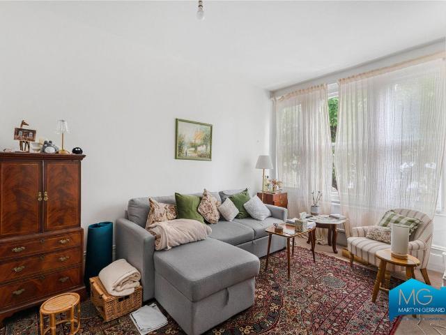 Fortis Green Avenue, East Finchley, London N2, 2 bed flat to rent, £2,200 pcm | PrimeLocation