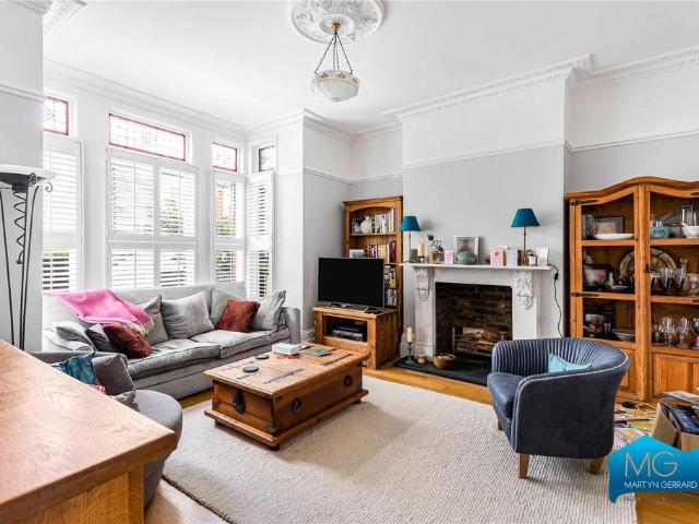 Fortis Green, East Finchley, London, N2 6 bed end of terrace house to rent £5,500 pcm £1,269 pw