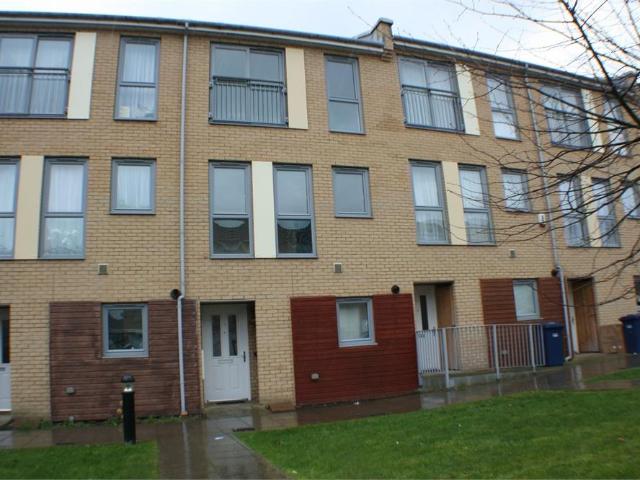 Fortune Avenue, Edgware, HA8 4 bed townhouse to rent £2,600 pcm £600 pw