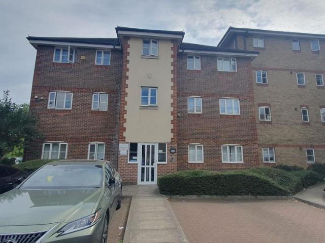 Fortune Court, Barking IG11, 2 bed flat to rent, £1,650 pcm | PrimeLocation