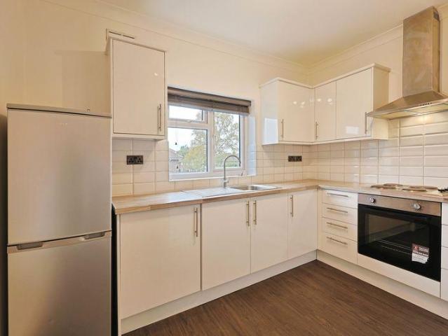 Fortune Gate Road, London 1 bed apartment to rent £1,450 pcm £335 pw