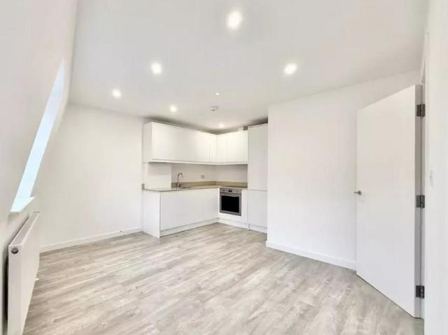 Fortune Green Rd, West Hamstead 1 bed flat to rent £2,000 pcm £462 pw