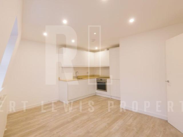Fortune Green Road, London NW6, 1 bed flat to rent, £1,950 pcm | PrimeLocation