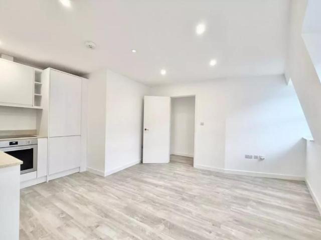 Fortune Green Road, London NW6, 1 bed flat to rent, £1,950 pcm | PrimeLocation