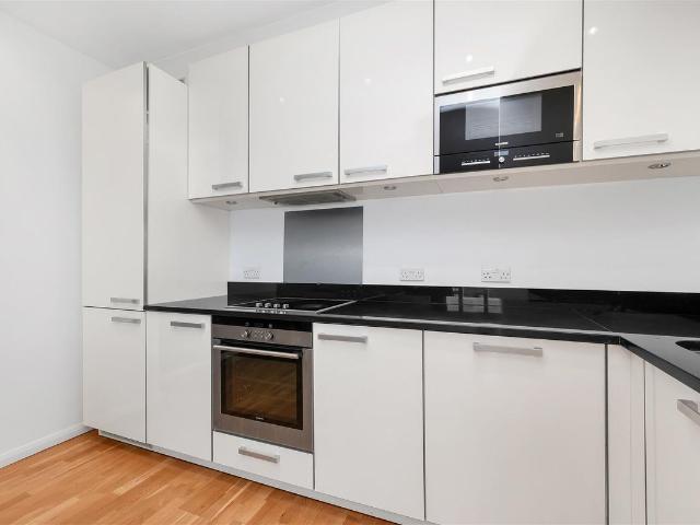 Fortune Green Road, London NW6, 2 bed flat to rent, £3,501 pcm | PrimeLocation