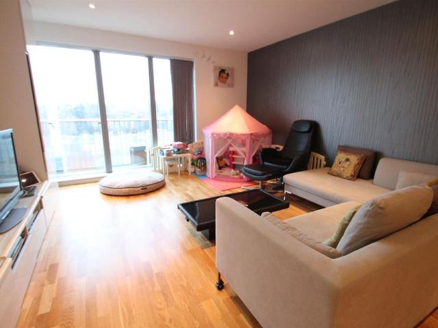 Fortune Green Road, London NW6, 2 bed flat to rent, £3,601 pcm | PrimeLocation
