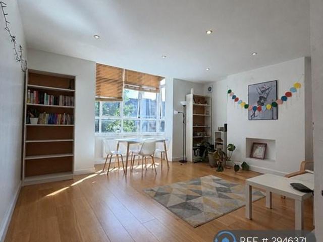 Fortune Green Road, London, NW6 3 bed flat to rent £3,595 pcm £830 pw