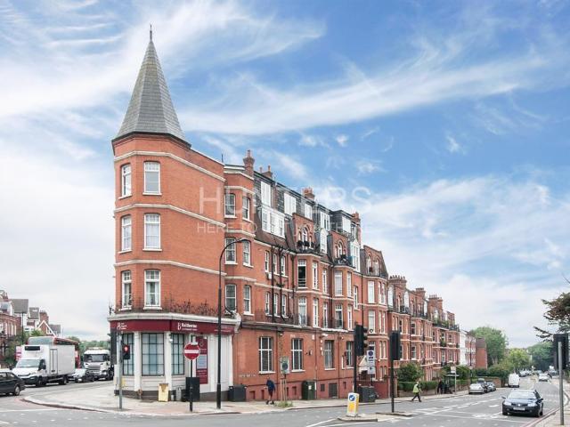 Fortune Green Road, London, NW6 3 bed flat to rent £3,350 pcm £773 pw