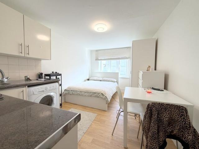 Fortune Green Road, London NW6, Studio to rent, £1,400 pcm | PrimeLocation