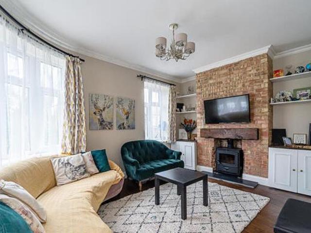Fortune Green Road, London, 2 Bedroom Flat