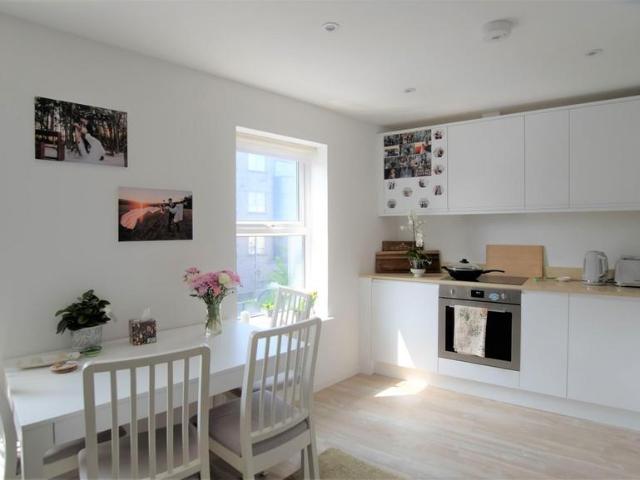 Fortune Green Road, West Hampstead, NW6 1 bed apartment to rent £1,950 pcm £450 pw