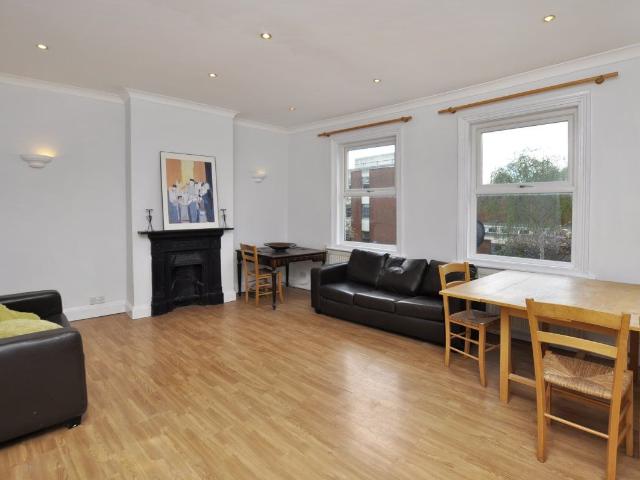 Fortune Green Road, West Hampstead NW6, 3 bed flat to rent, £3,575 pcm | PrimeLocation