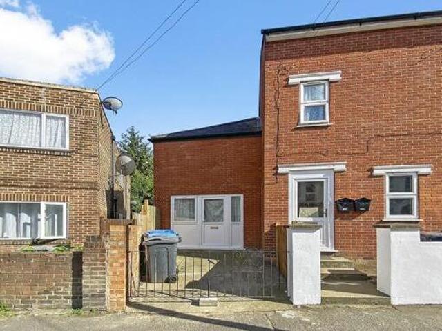 Fortunegate Road, Harlesden, 2 Bedroom Maisonette