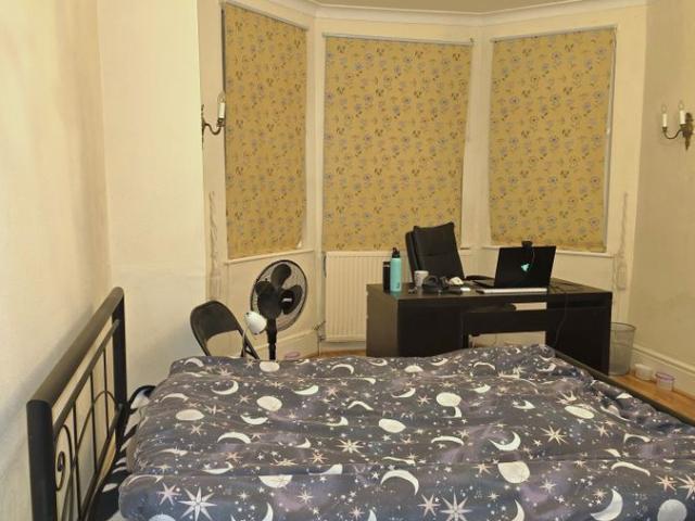 Forty Lane, Wembley HA9, Room to rent, £850 pcm | PrimeLocation