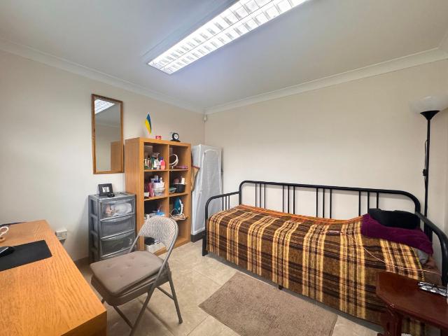 Forty Lane, Wembley HA9, 1 bed bungalow to rent, £1,200 pcm | PrimeLocation
