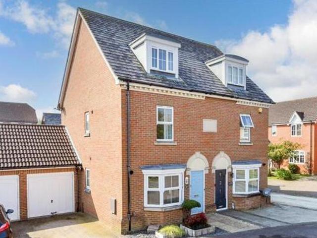 Forum Way, Chartfields, 3 Bedroom Town