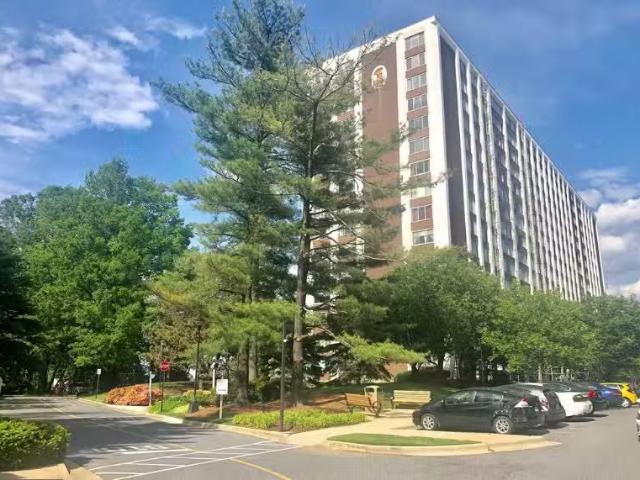 Forum Condominium Deluxe 1 Bedroom, 1.5 Bath 11801 Rockvill.