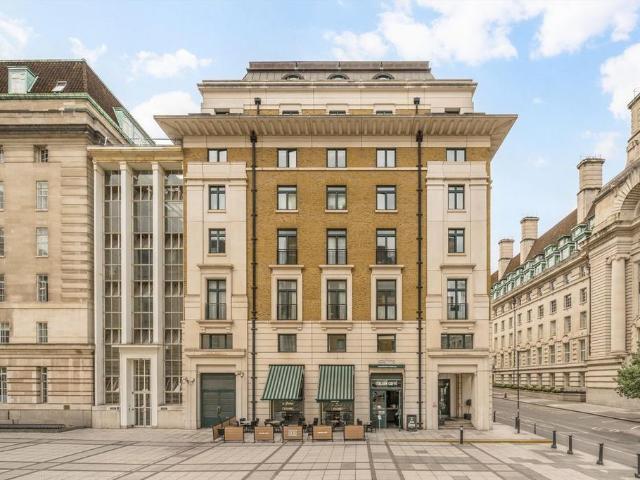 Forum Magnum Square, London SE1 3 bed flat to rent £6,500 pcm £1,500 pw